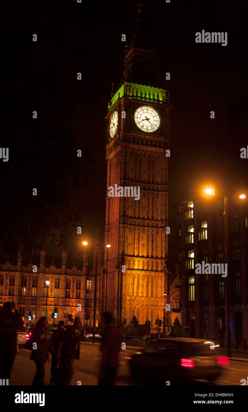 Elizabeth Tower at night, Palace of Westminster, London, England ...