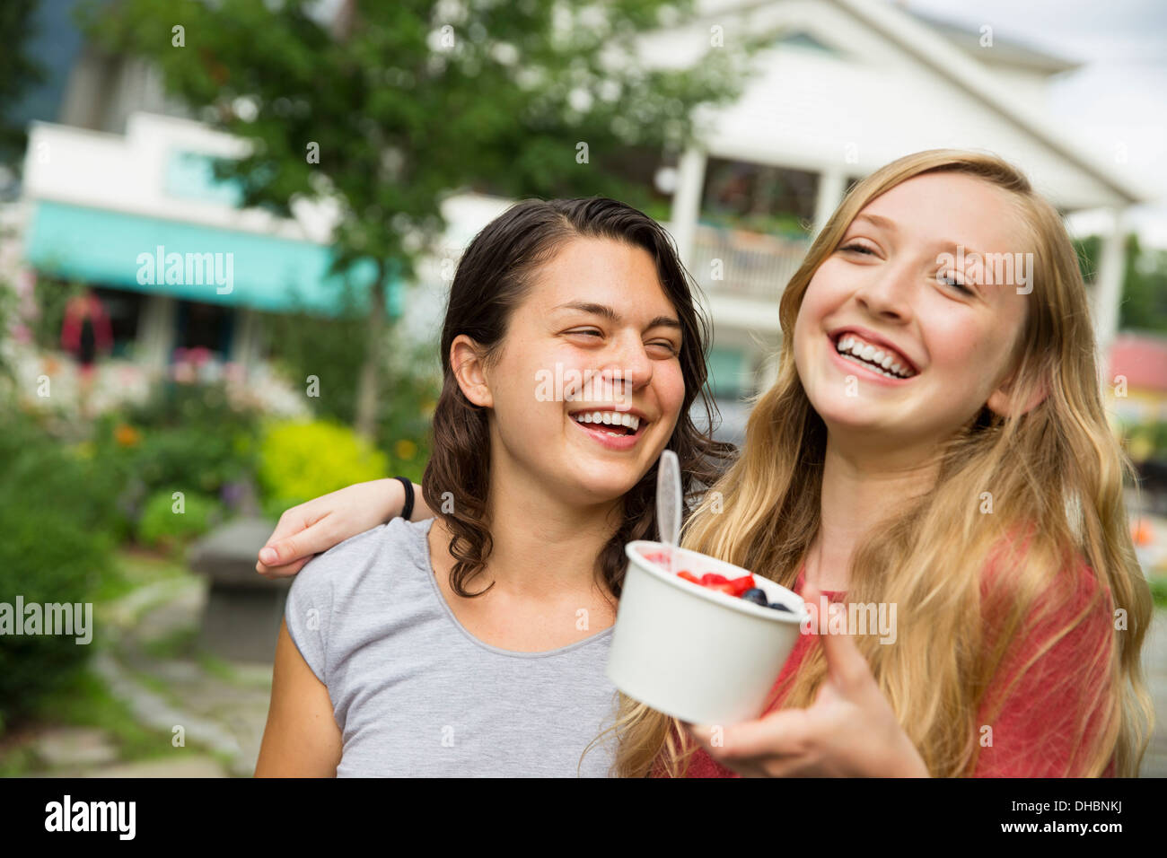 Two girls hugging hi-res stock photography and images - Alamy