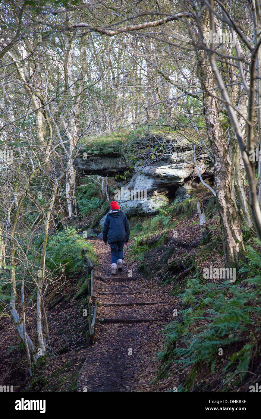 Overhanging rock hi-res stock photography and images - Alamy