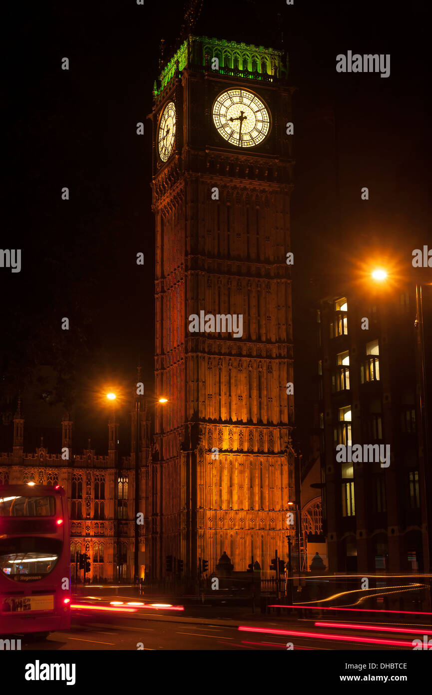 Elizabeth Tower at night, Palace of Westminster, London, England ...