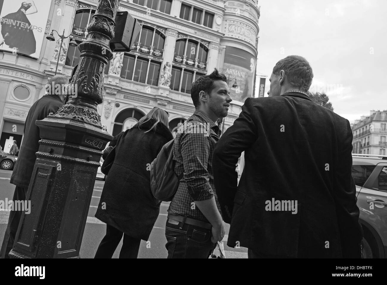 Black and white people talking hi-res stock photography and images - Alamy