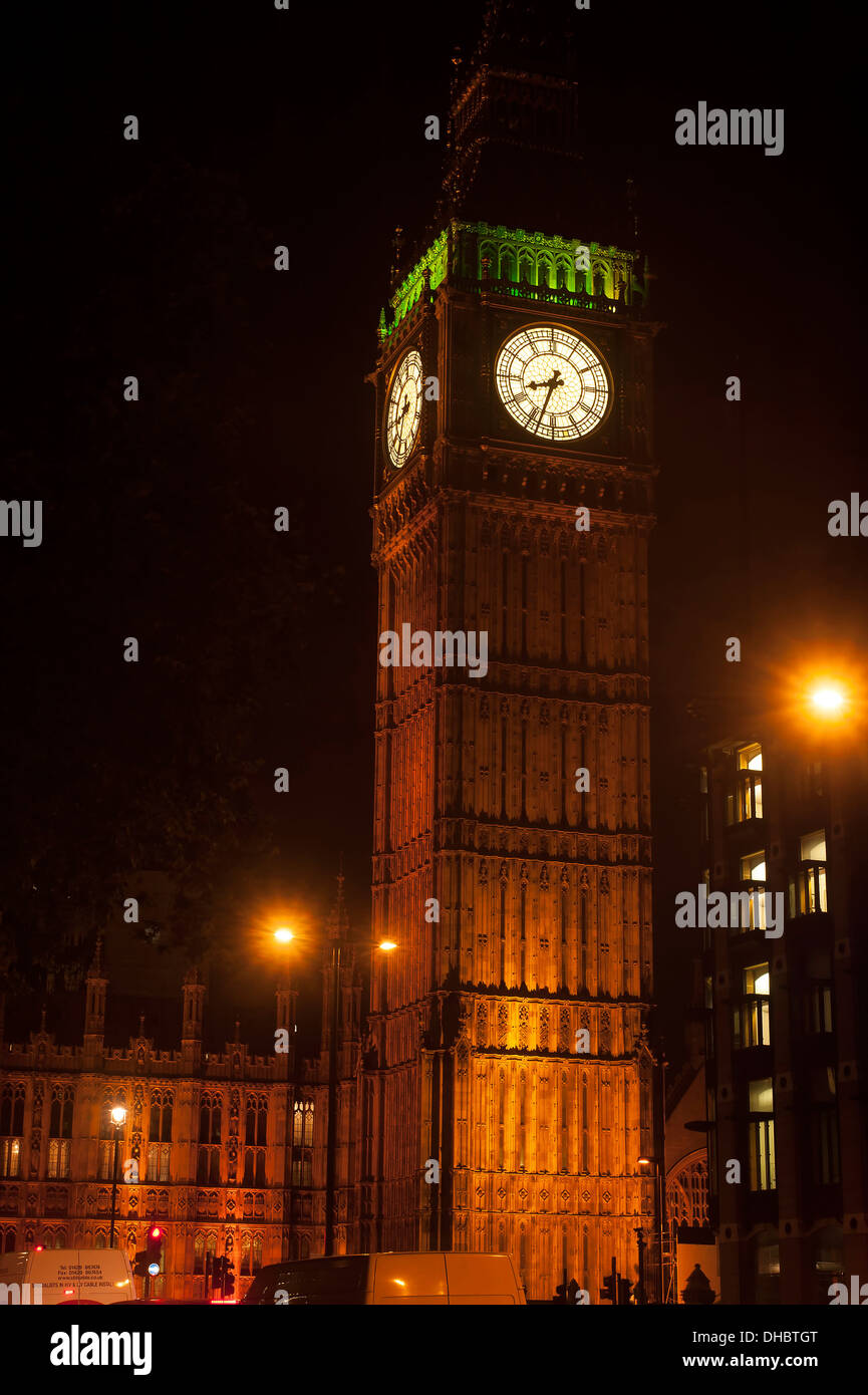 Elizabeth Tower at night, Palace of Westminster, London, England ...