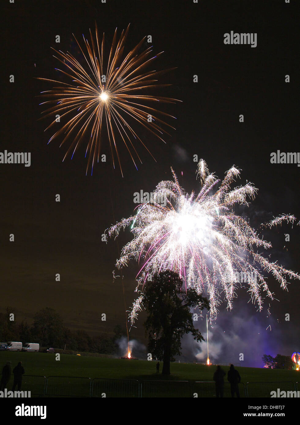 Funfair fireworks hi-res stock photography and images - Alamy