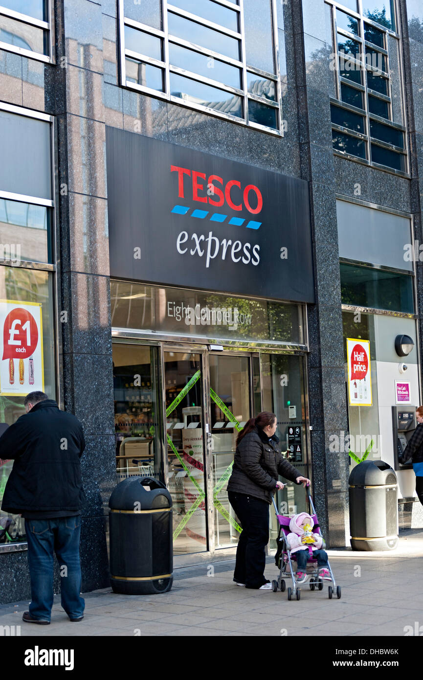 Tescos express Birmingham grocery supermarket Stock Photo - Alamy
