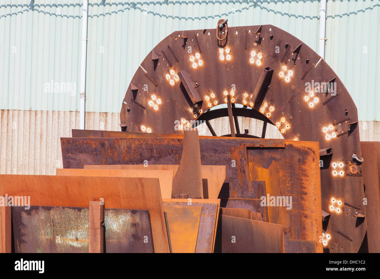 Rusty pieces hi-res stock photography and images - Alamy