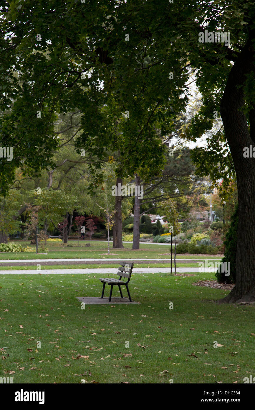 Park River Bench trees Garden Stock Photo - Alamy