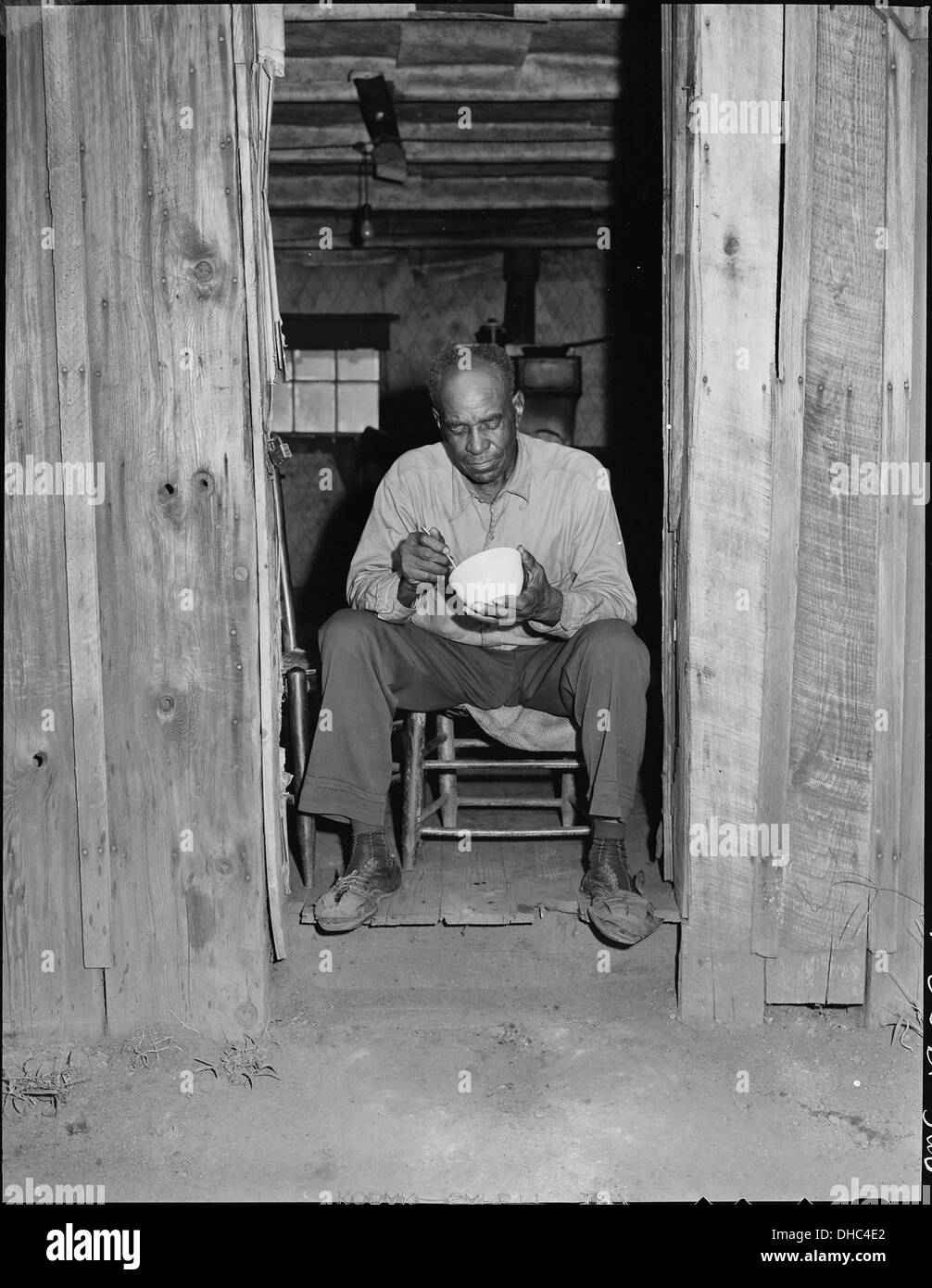 Modest doorway hi-res stock photography and images - Alamy