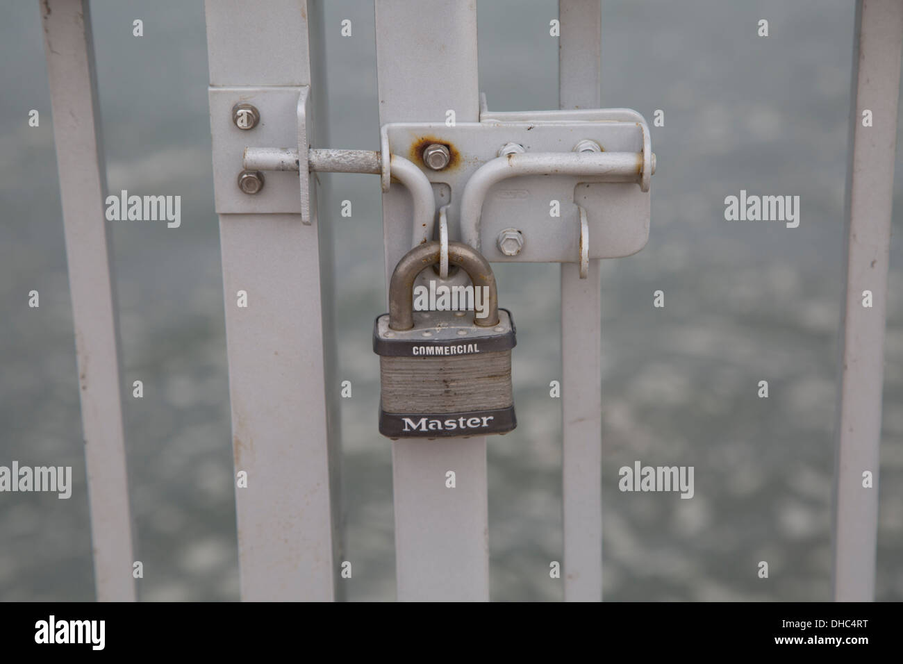 Locking gate hi-res stock photography and images - Alamy