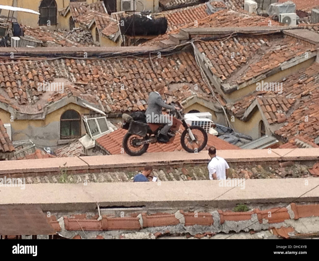 Daniel Craig's stuntman filming scenes of latest 007 James Bond film ...