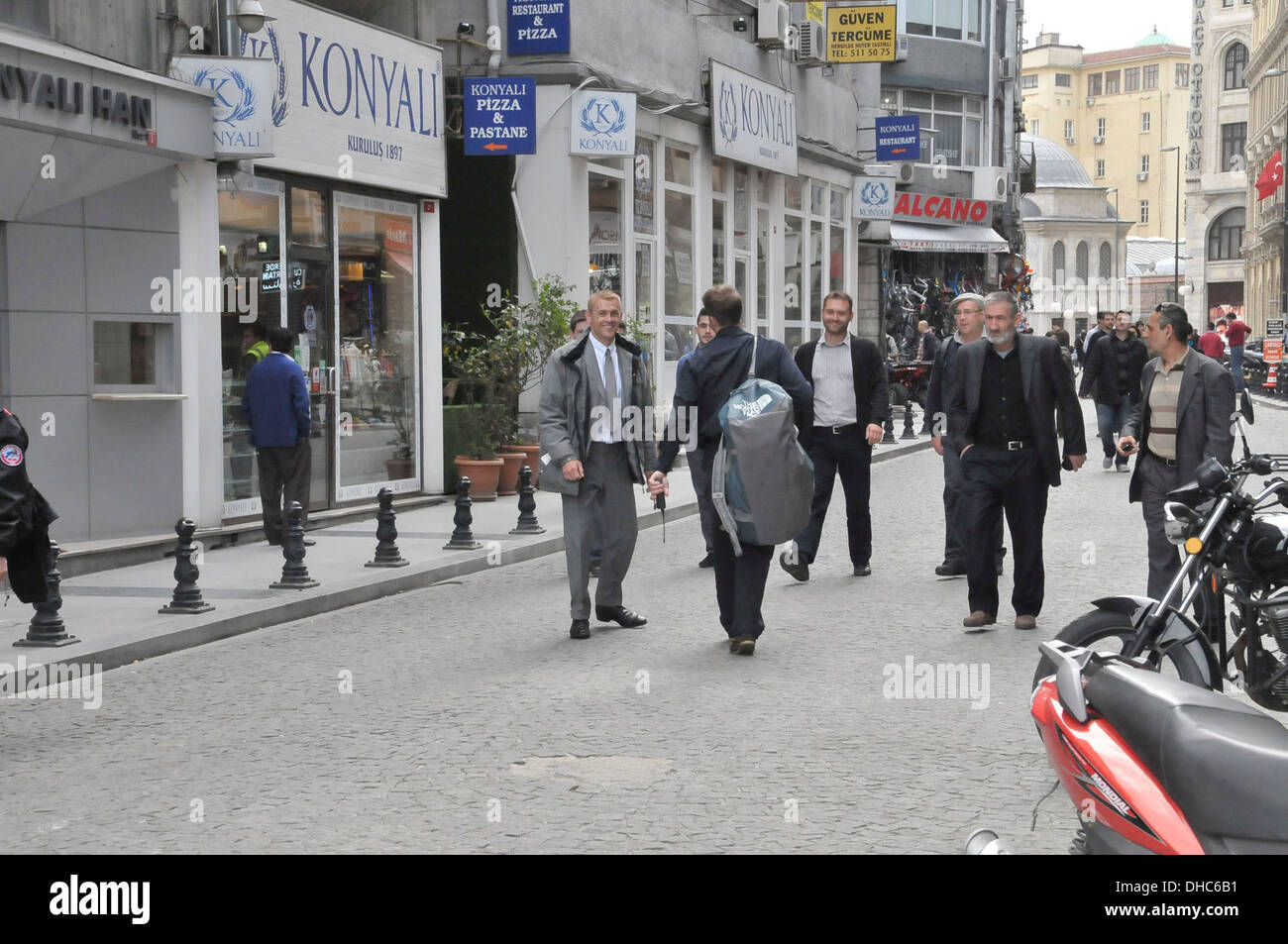 Daniel Craig's stuntman filming scenes of latest 007 James Bond film ...