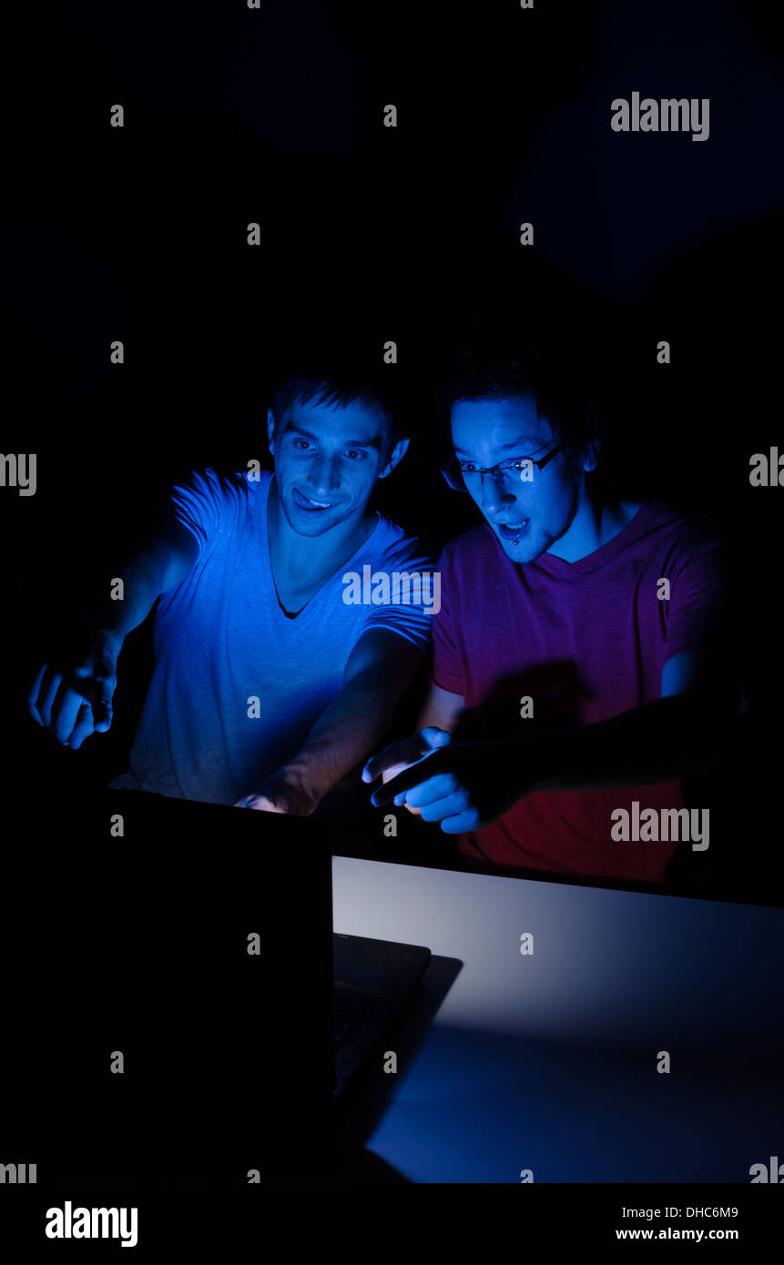 Screen sharing hi-res stock photography and images - Alamy