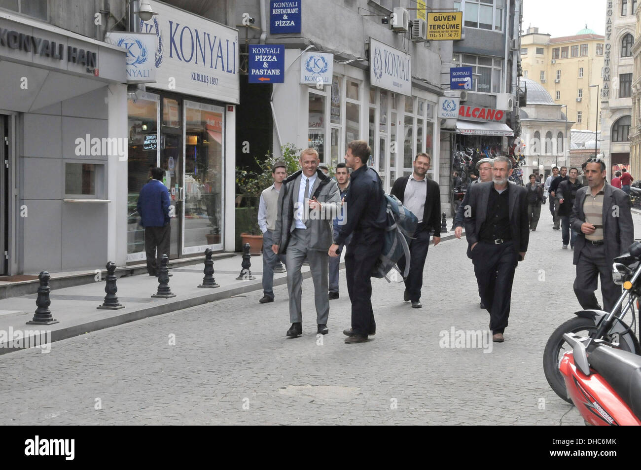 Daniel Craig's stuntman filming scenes of latest 007 James Bond film ...
