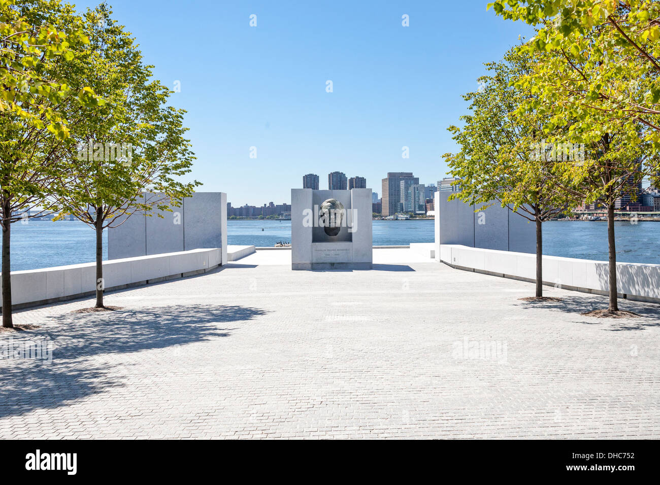 A view of the Franklin D Roosevelt Monument in the Franklin D Roosevelt ...
