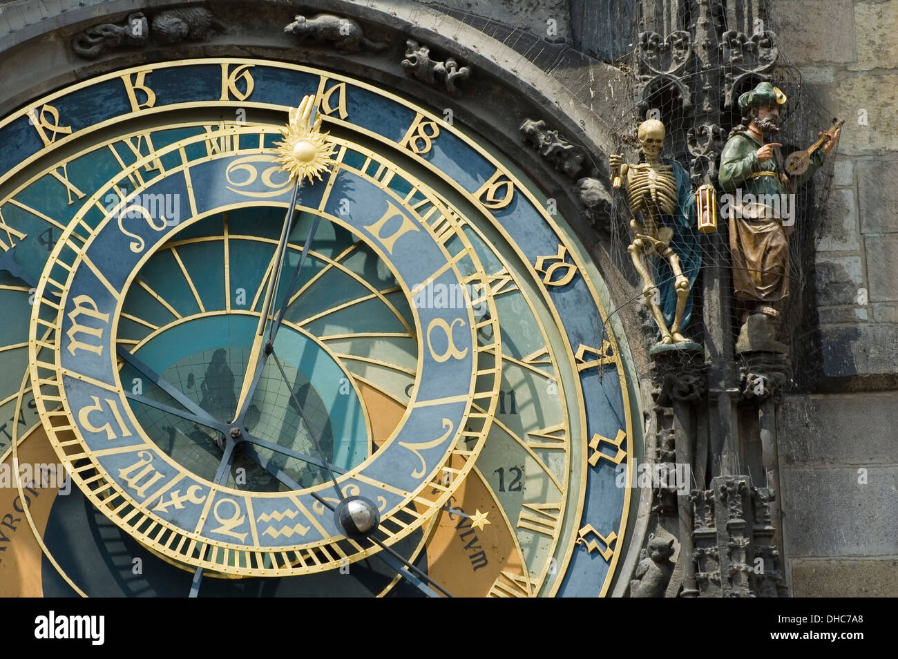 Skeleton clock detail hi-res stock photography and images - Alamy