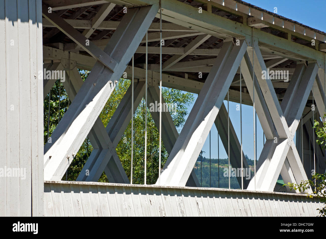 OREGON - Beam structure of Wedole Bridge (also called Weddle Bridge); a ...