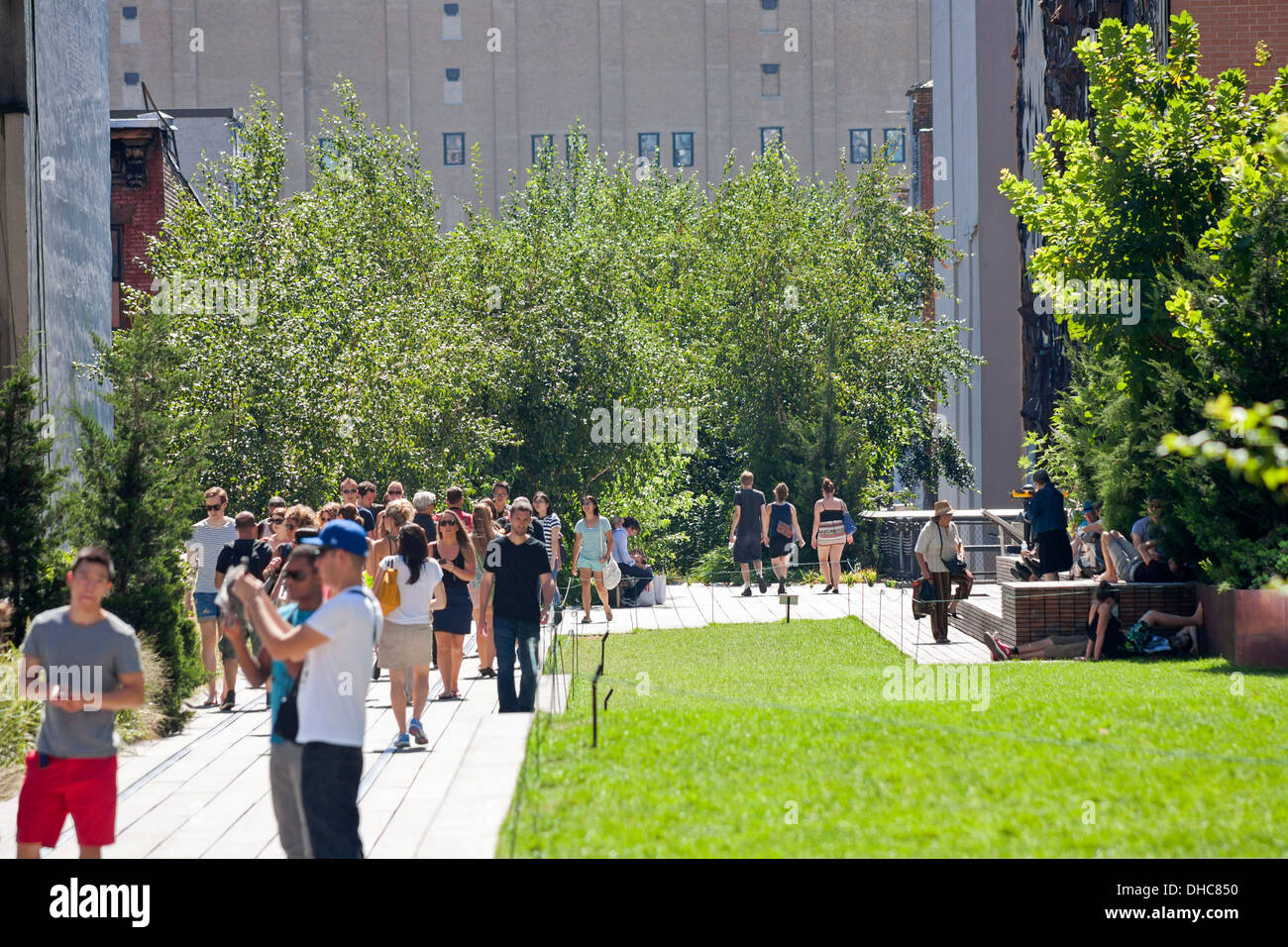 Pedestrians man men male hi-res stock photography and images - Alamy