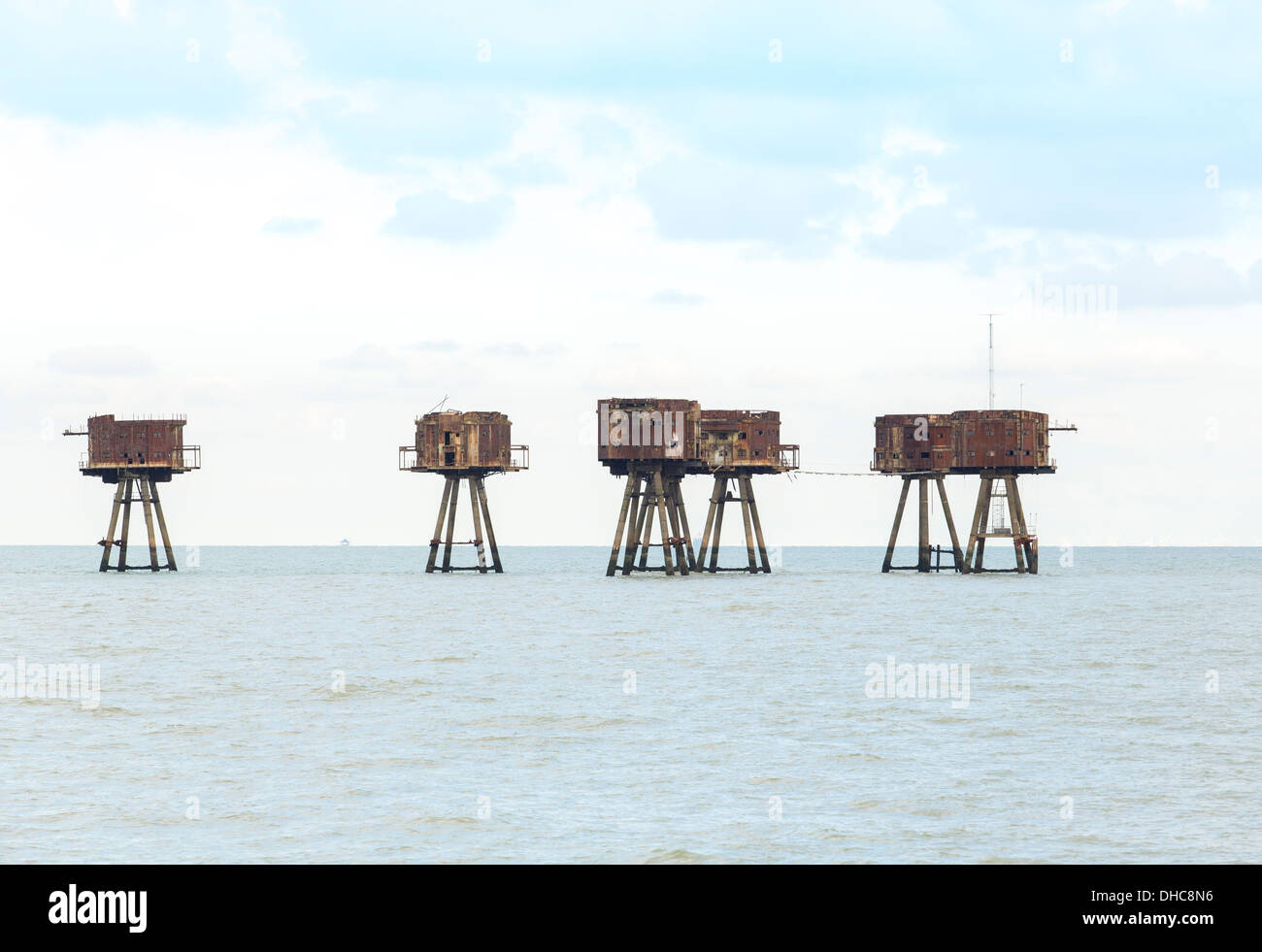 12/10/2013 Sea forts at Red Sands, Thames Estuary Maunsell Forts. River ...