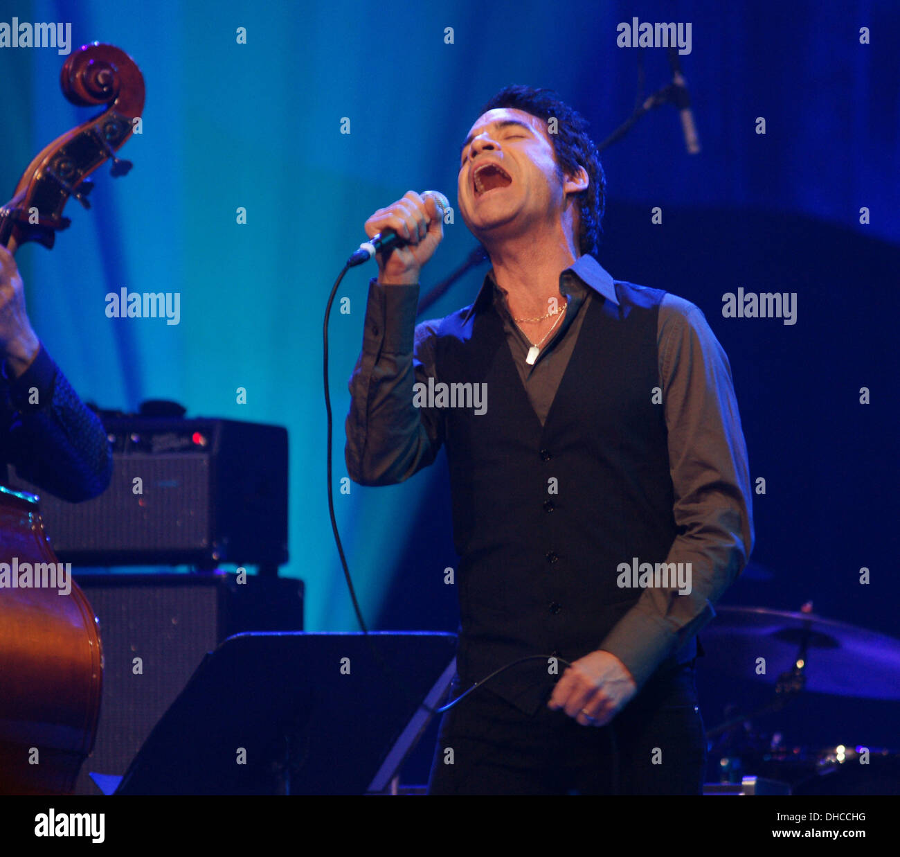 Pat monahan we walk line hi-res stock photography and images - Alamy