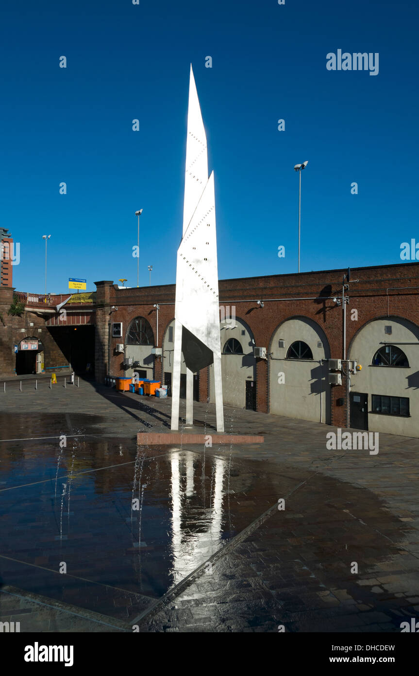 Sculpture fountains greengate square salford hi-res stock photography ...
