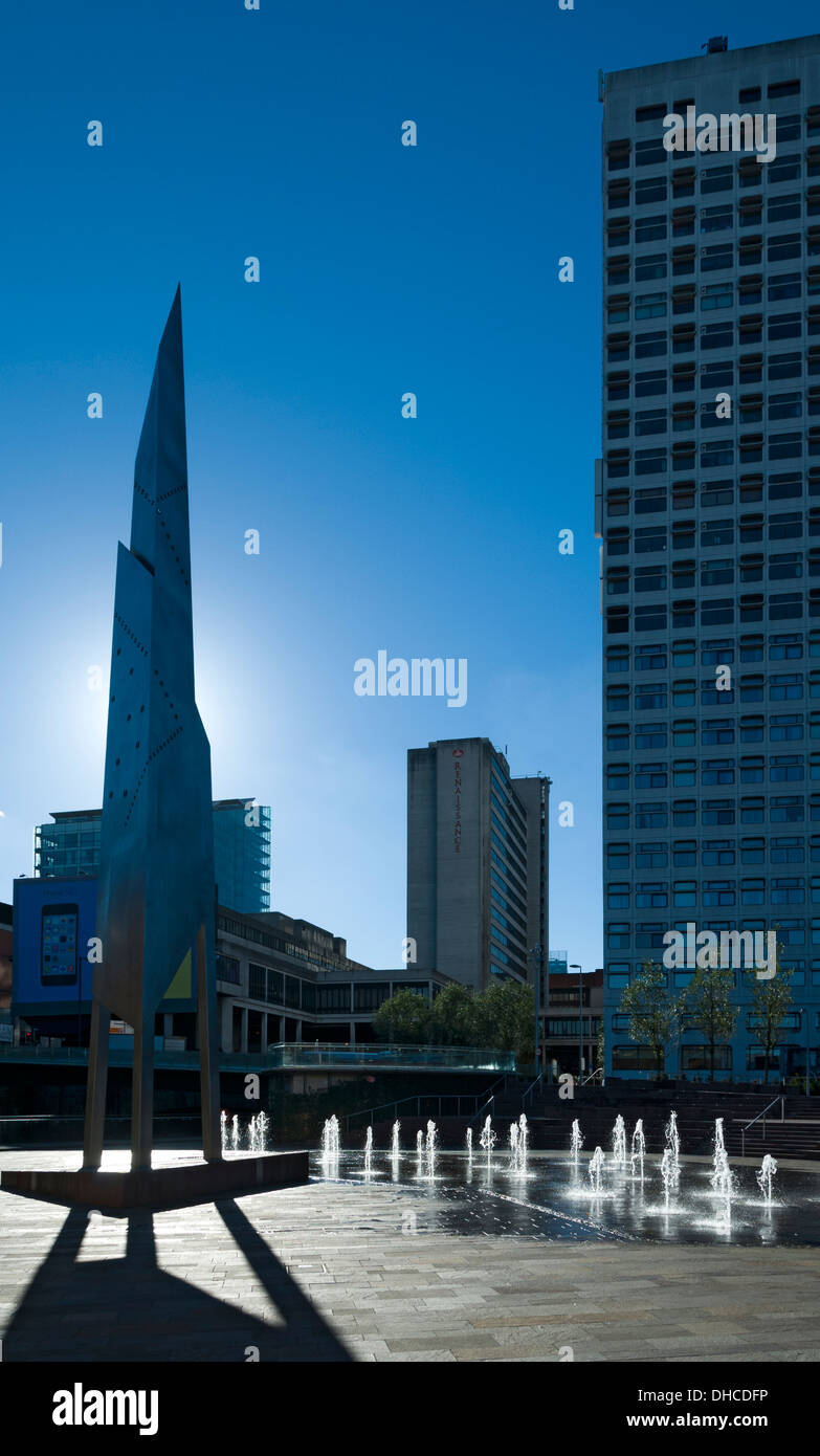 Sculpture by Mel Chantrey and fountains at Greengate Square, Salford ...