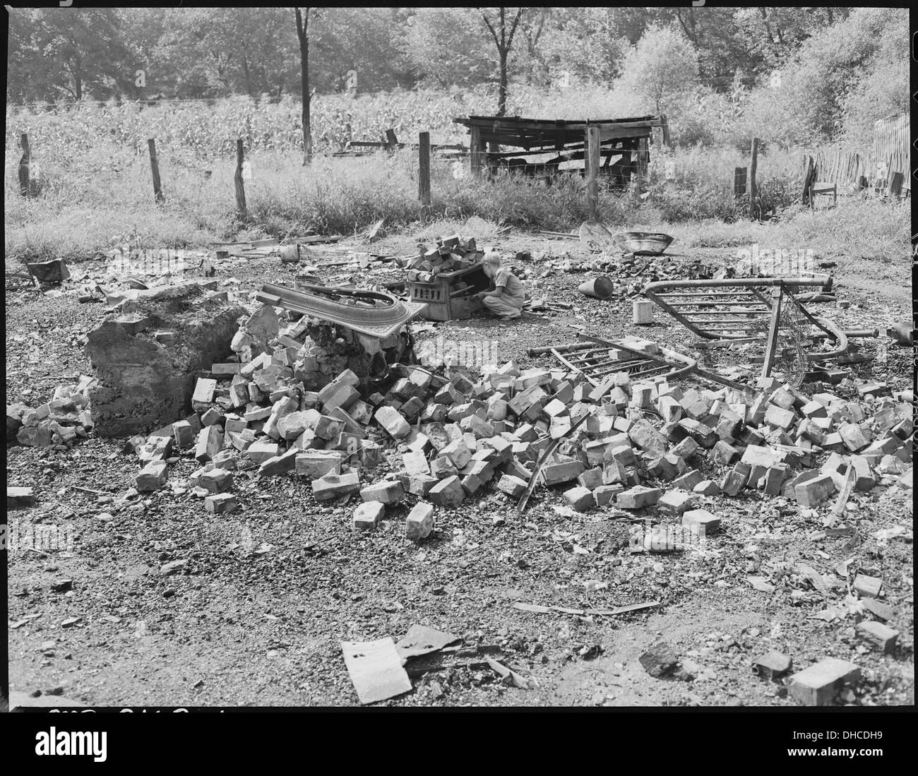 Remains burned house home Black and White Stock Photos & Images - Alamy