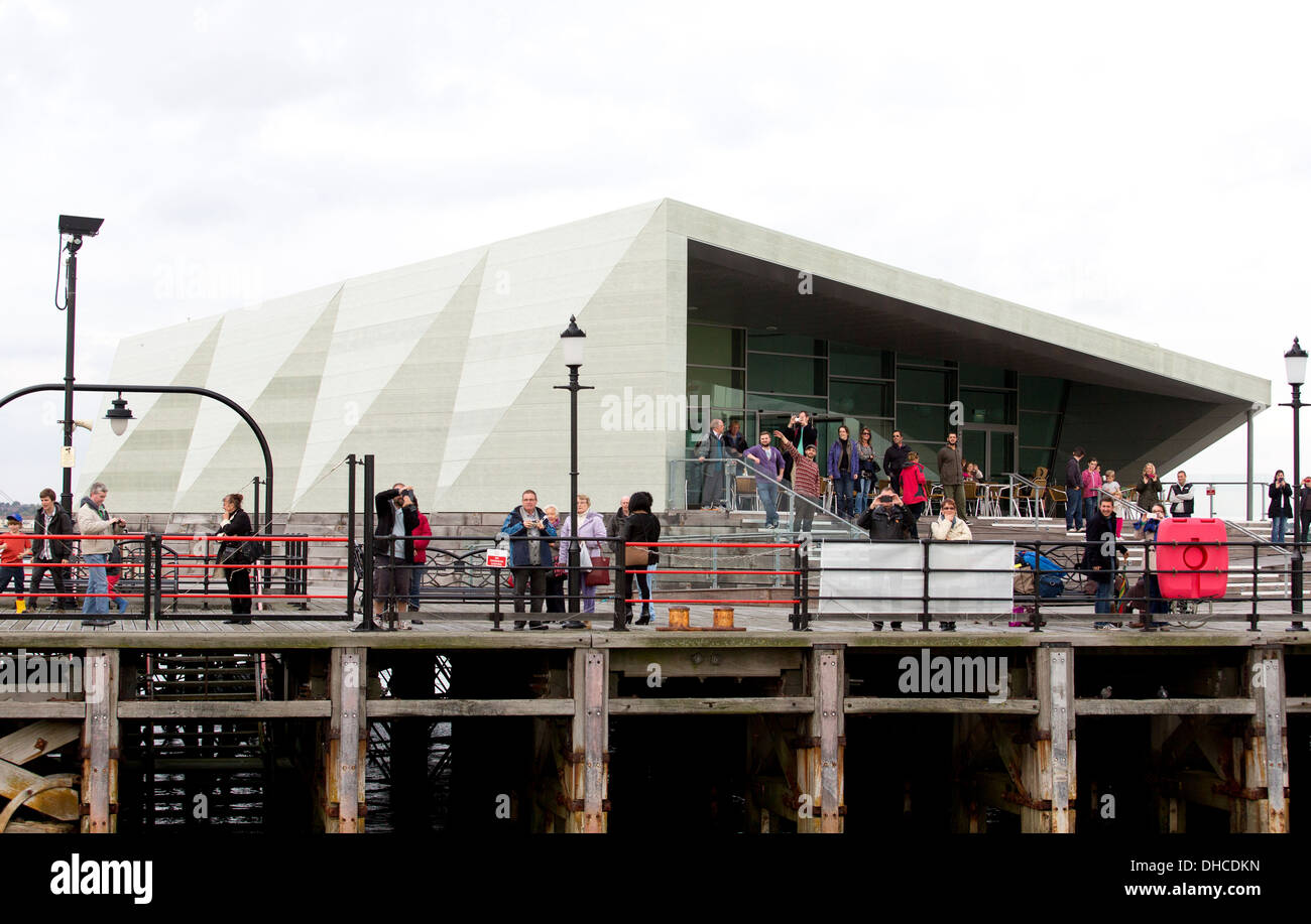Southend pier pavilion hi-res stock photography and images - Alamy
