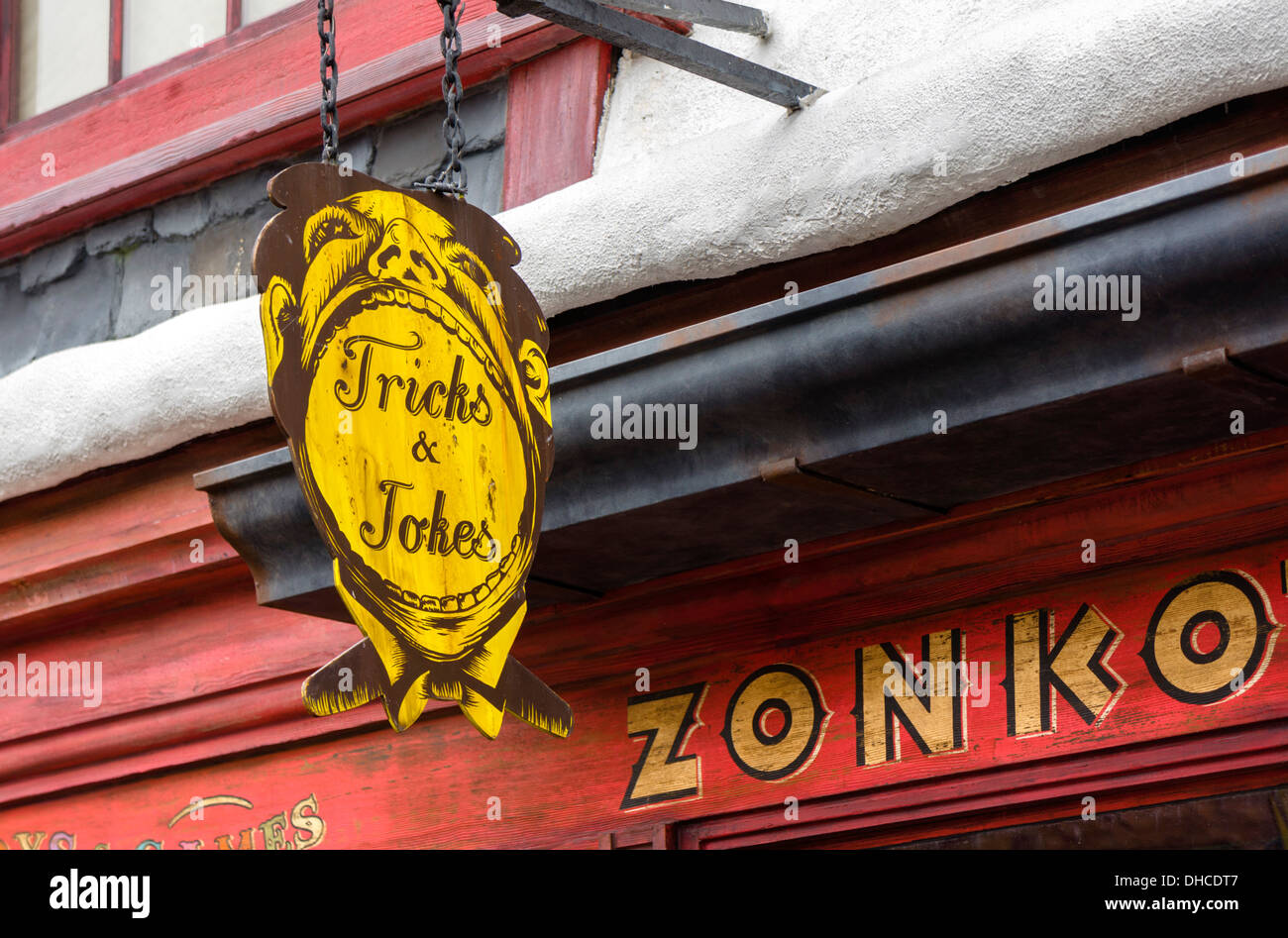Shop in Hogsmeade, Wizarding World of Harry Potter, Islands of ...