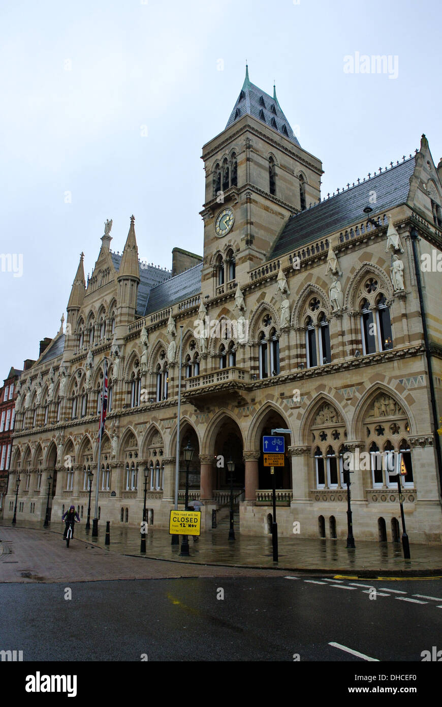 The Guildhall St Giles Square Northampton Stock Photo - Alamy