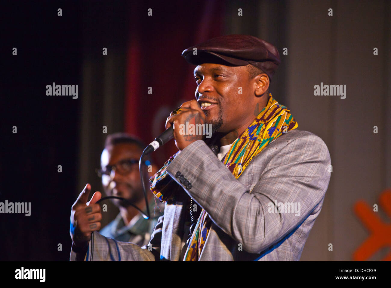 MARTIN LUTHER sings with M1 BRIAN JACKSON AND THE NEW MIDNIGHT BAND at ...
