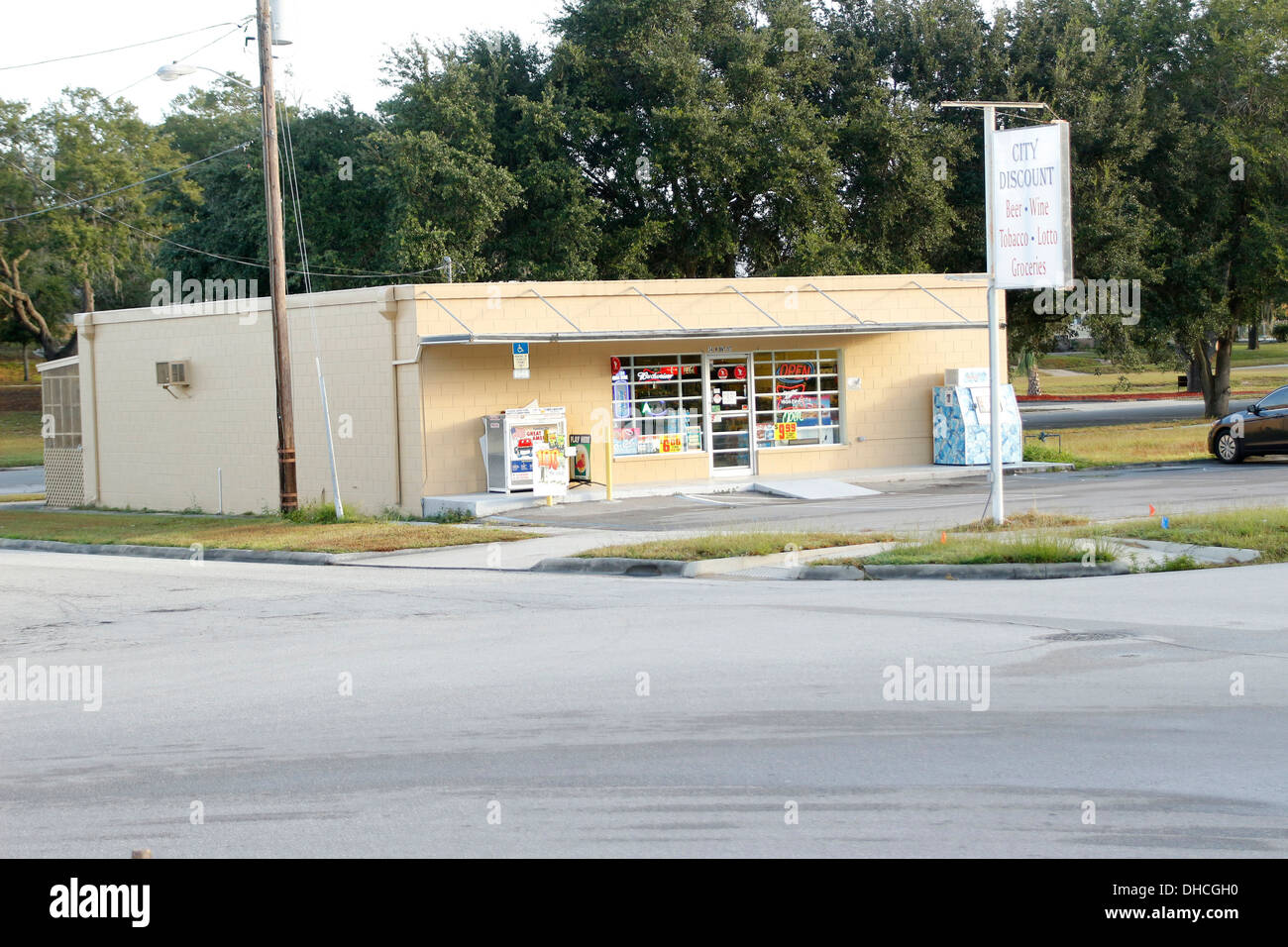 Small local store in the suburbs of the City of Davenport, in Florida ...