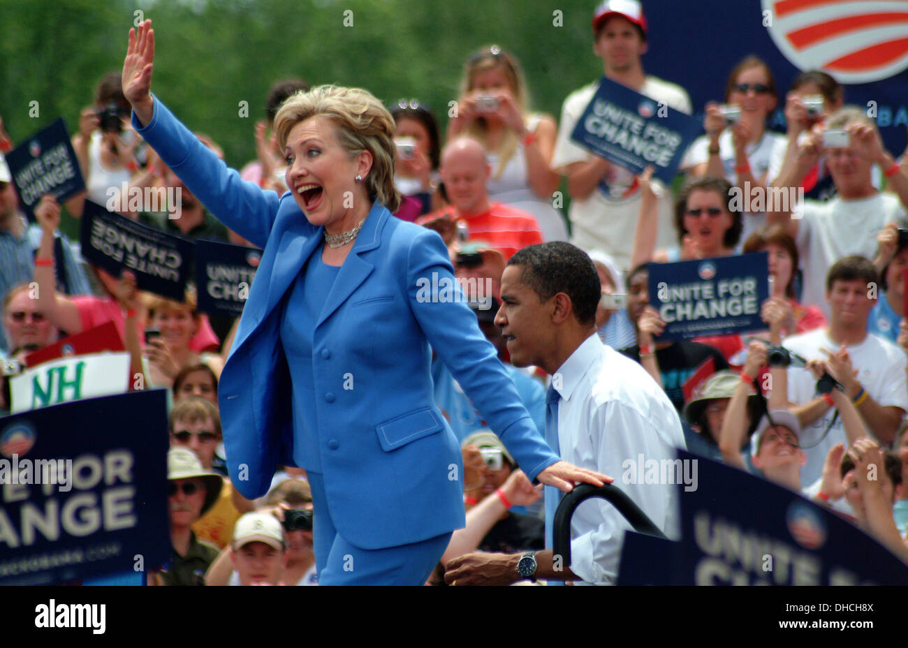 Walks onstage hi-res stock photography and images - Alamy