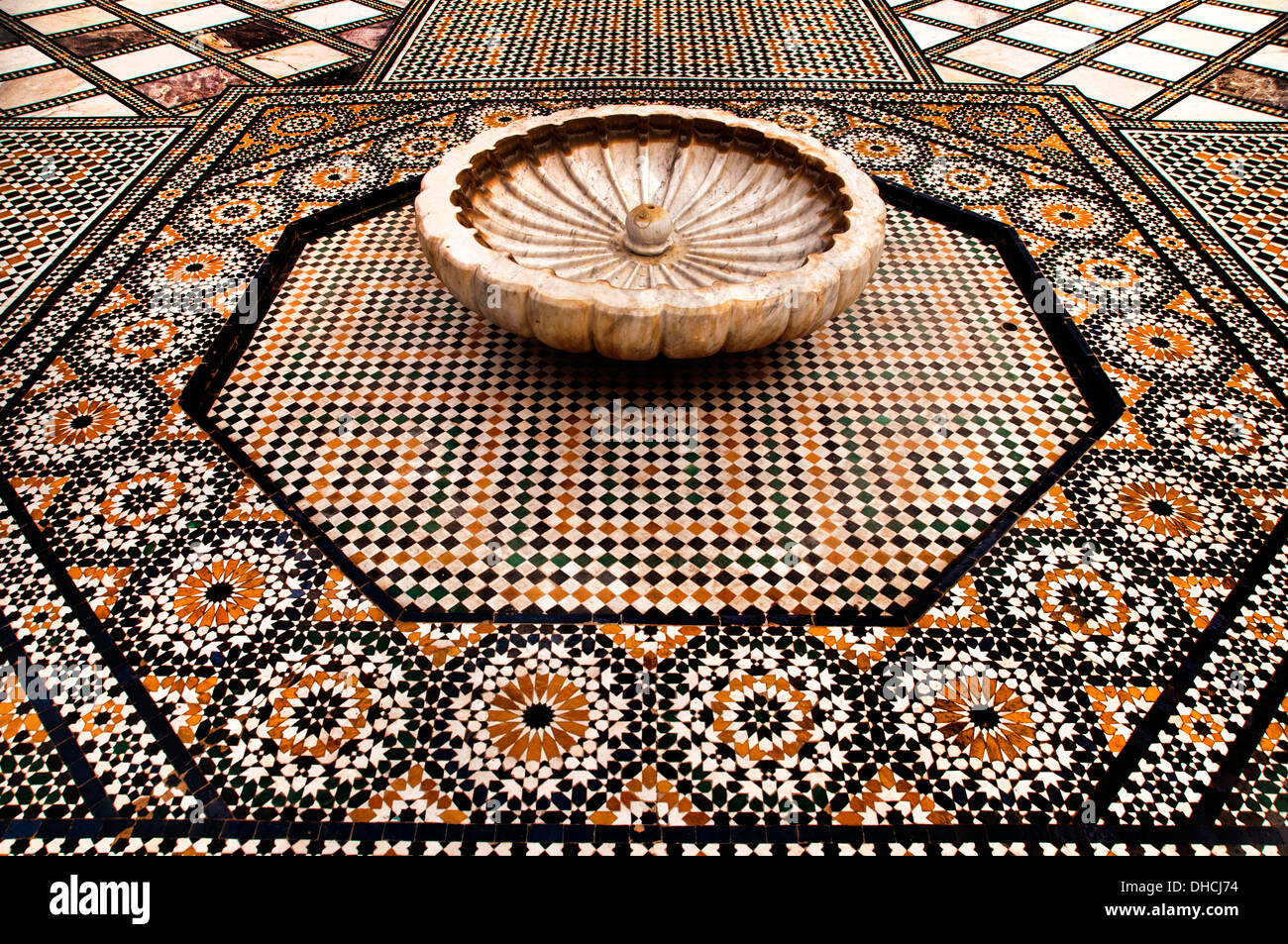 African tiles hi-res stock photography and images - Alamy