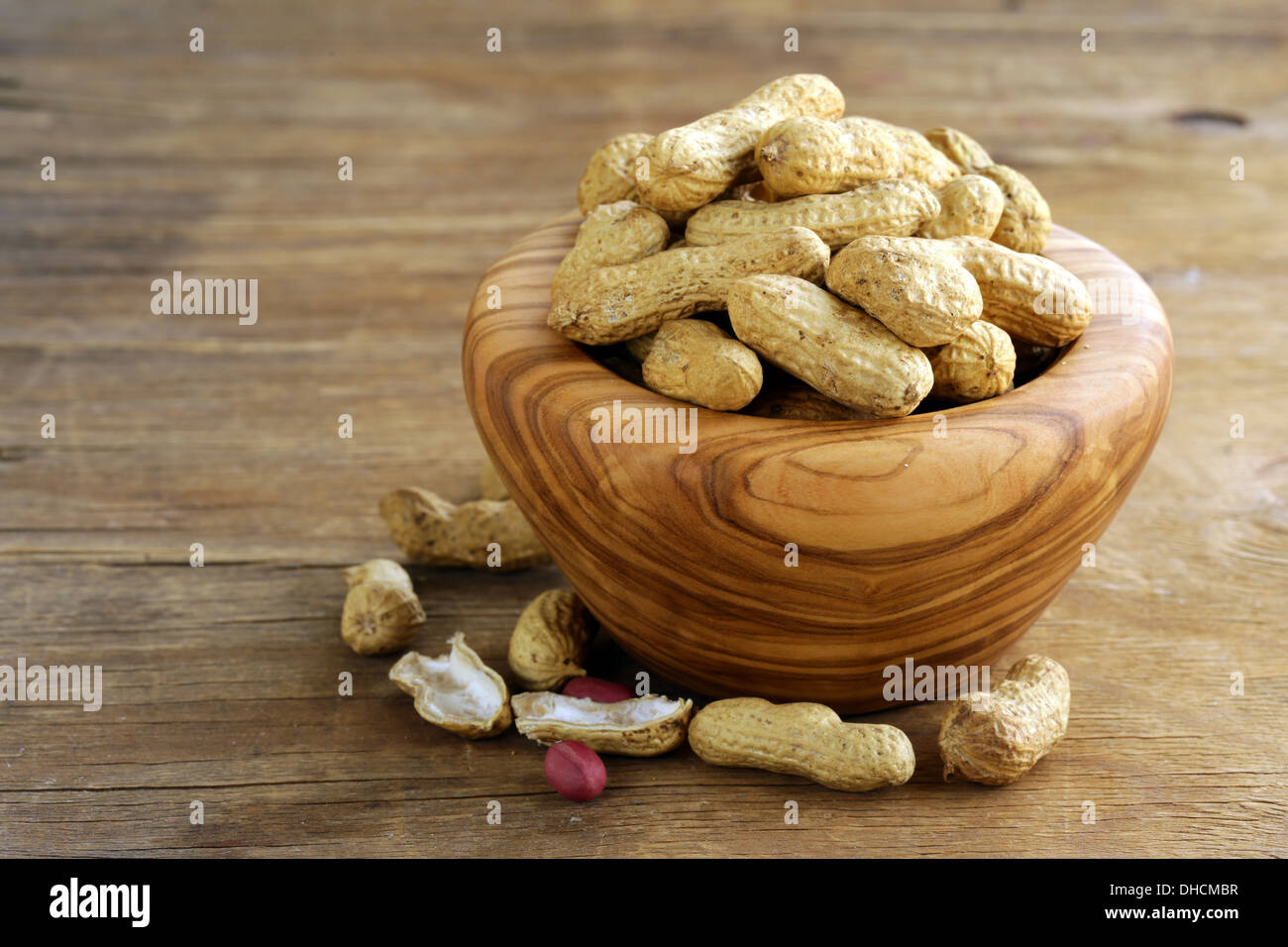Peanuts in a shell hi-res stock photography and images - Alamy
