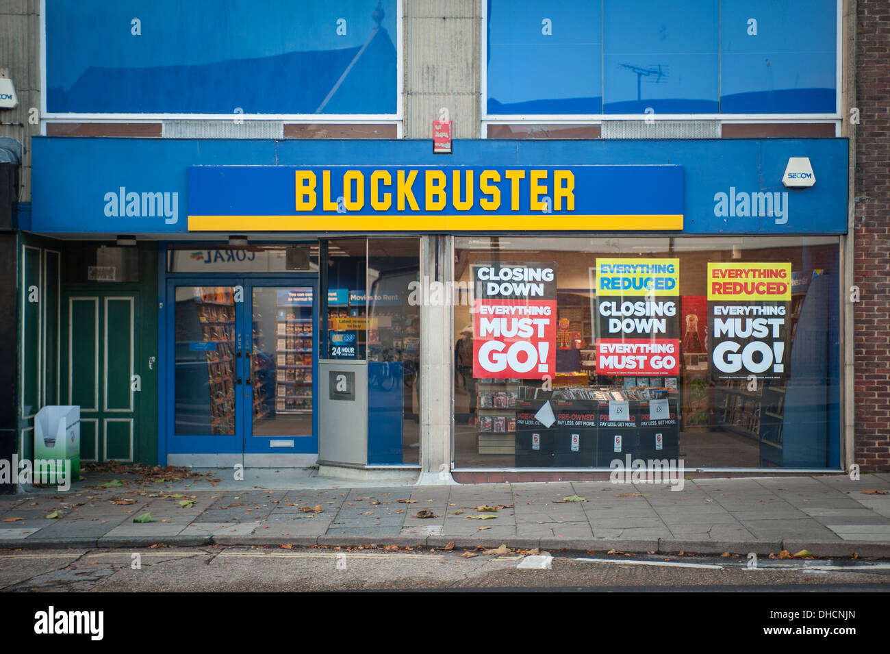 Blockbuster store sign hi-res stock photography and images - Alamy