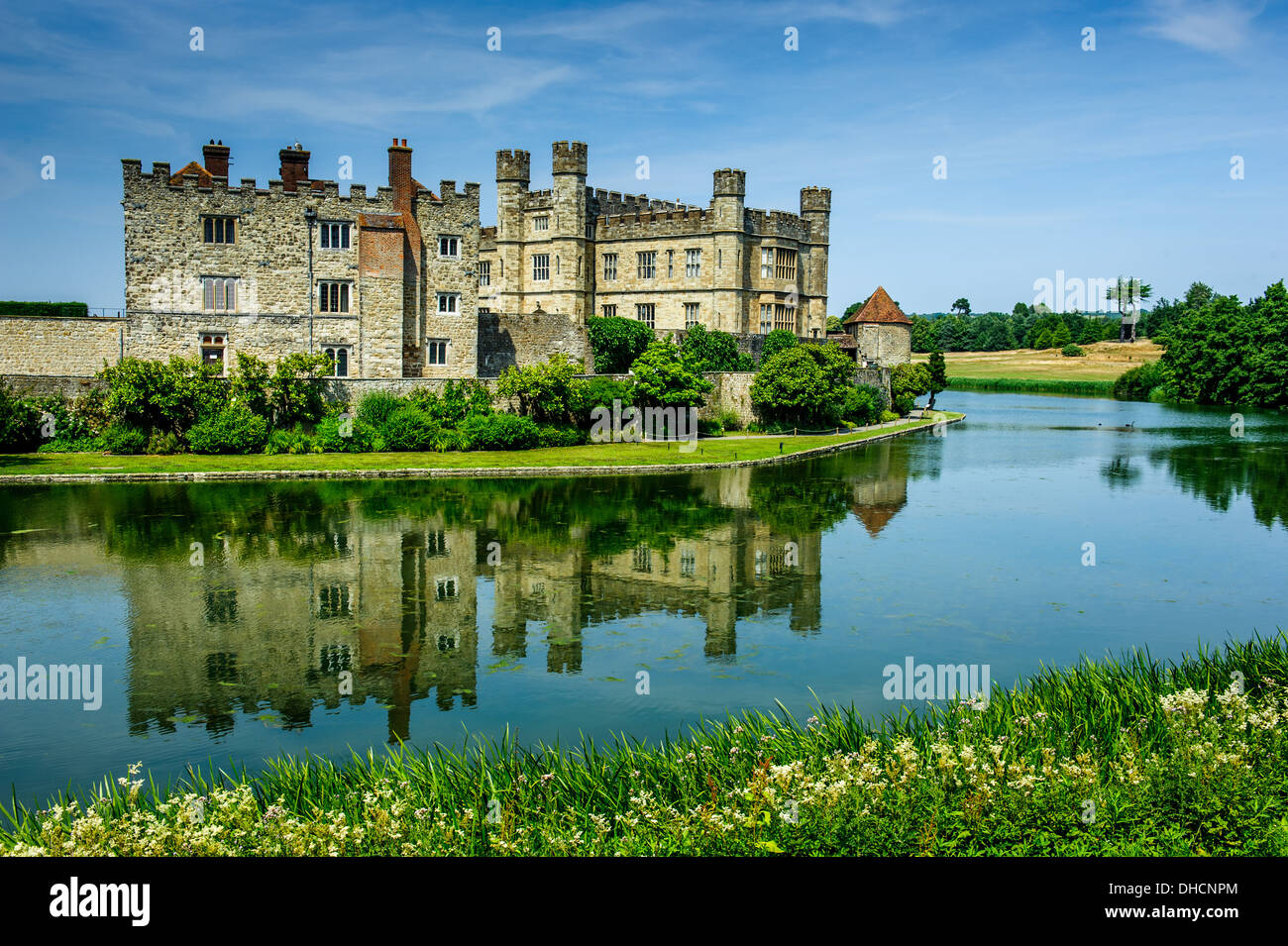Leeds castle hi-res stock photography and images - Alamy