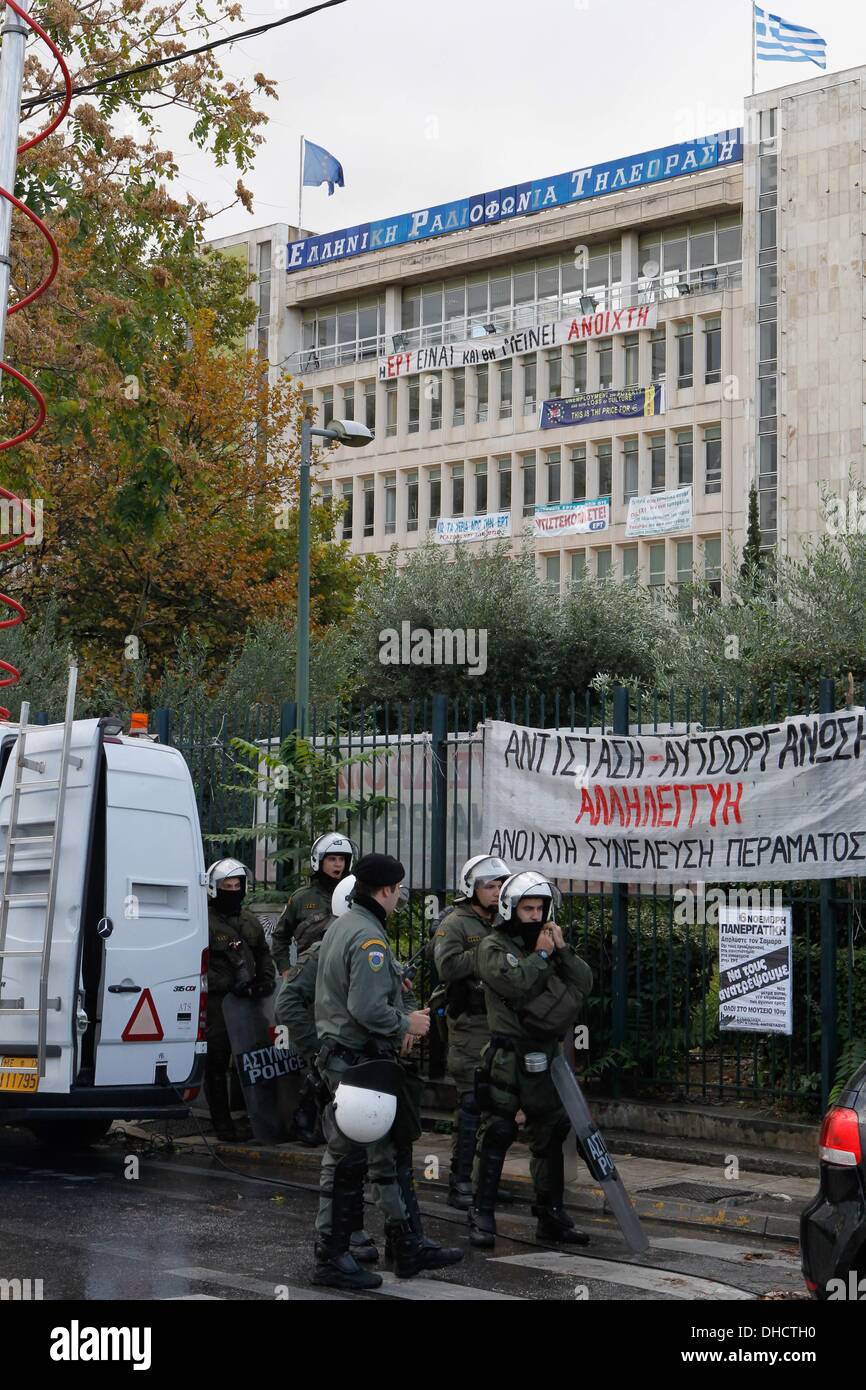 Athens, Greece. 7th Nov, 2013. Greek police blocks the main entrance of ...