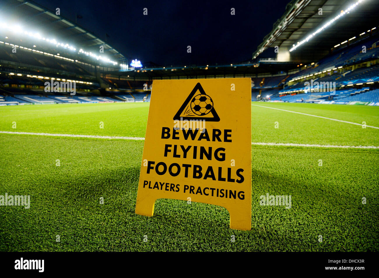 Chelsea floodlights football hi-res stock photography and images - Alamy
