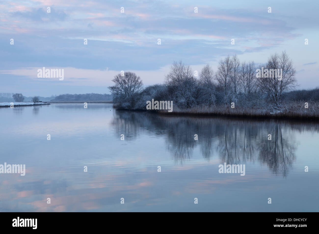 A winter morning in the Norfolk Broads showing the River Yare from ...