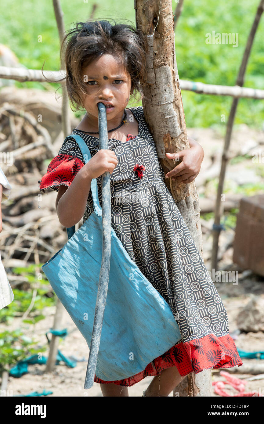 Poor lower caste indian girl hi-res stock photography and images - Alamy