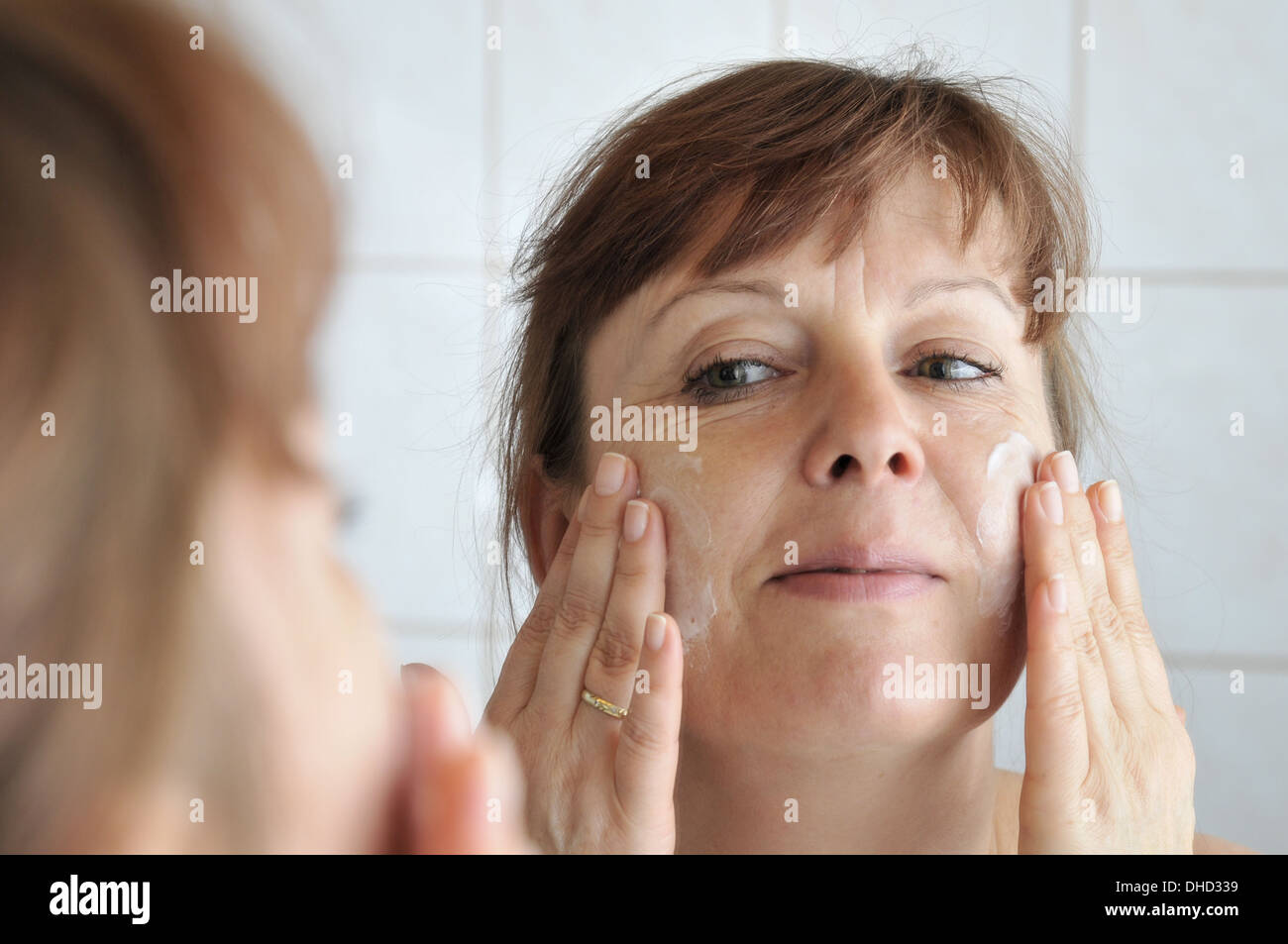 Rub face hi-res stock photography and images - Alamy