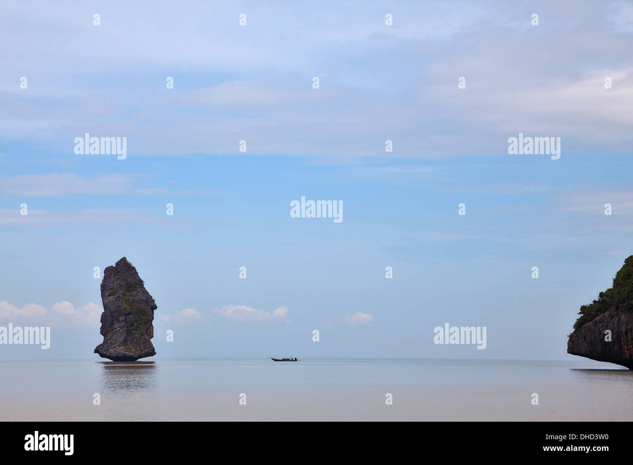 Islands rocks hi-res stock photography and images - Alamy