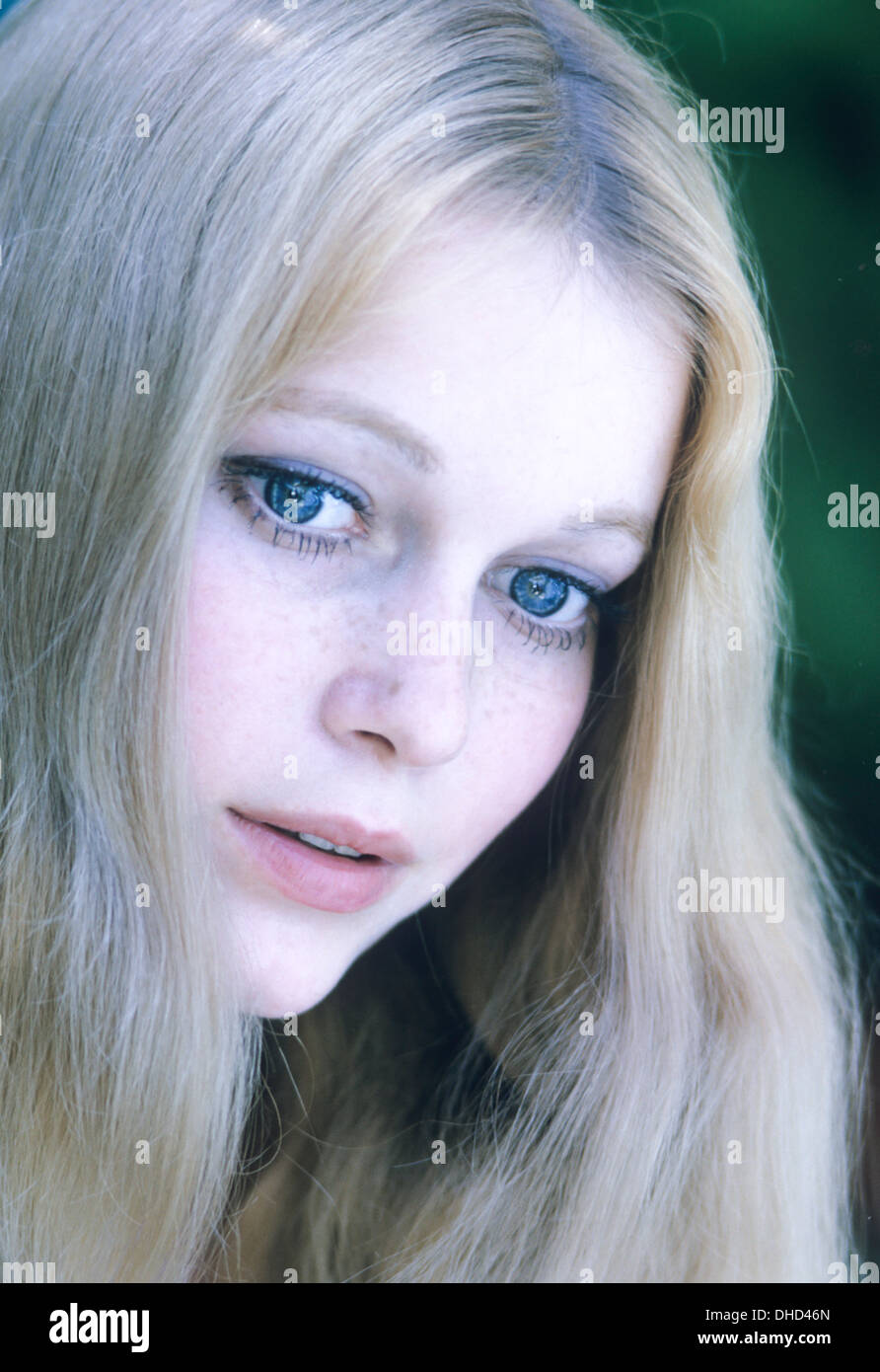 Mia farrow hi-res stock photography and images - Alamy