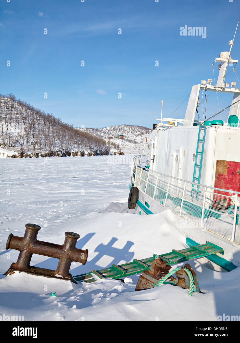 Ice cutter ship hi-res stock photography and images - Alamy