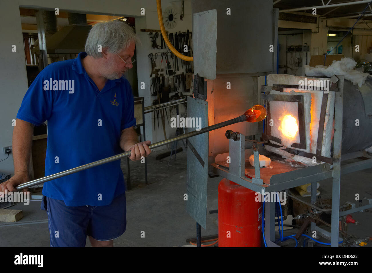 Making of glass in furnace hi-res stock photography and images - Alamy