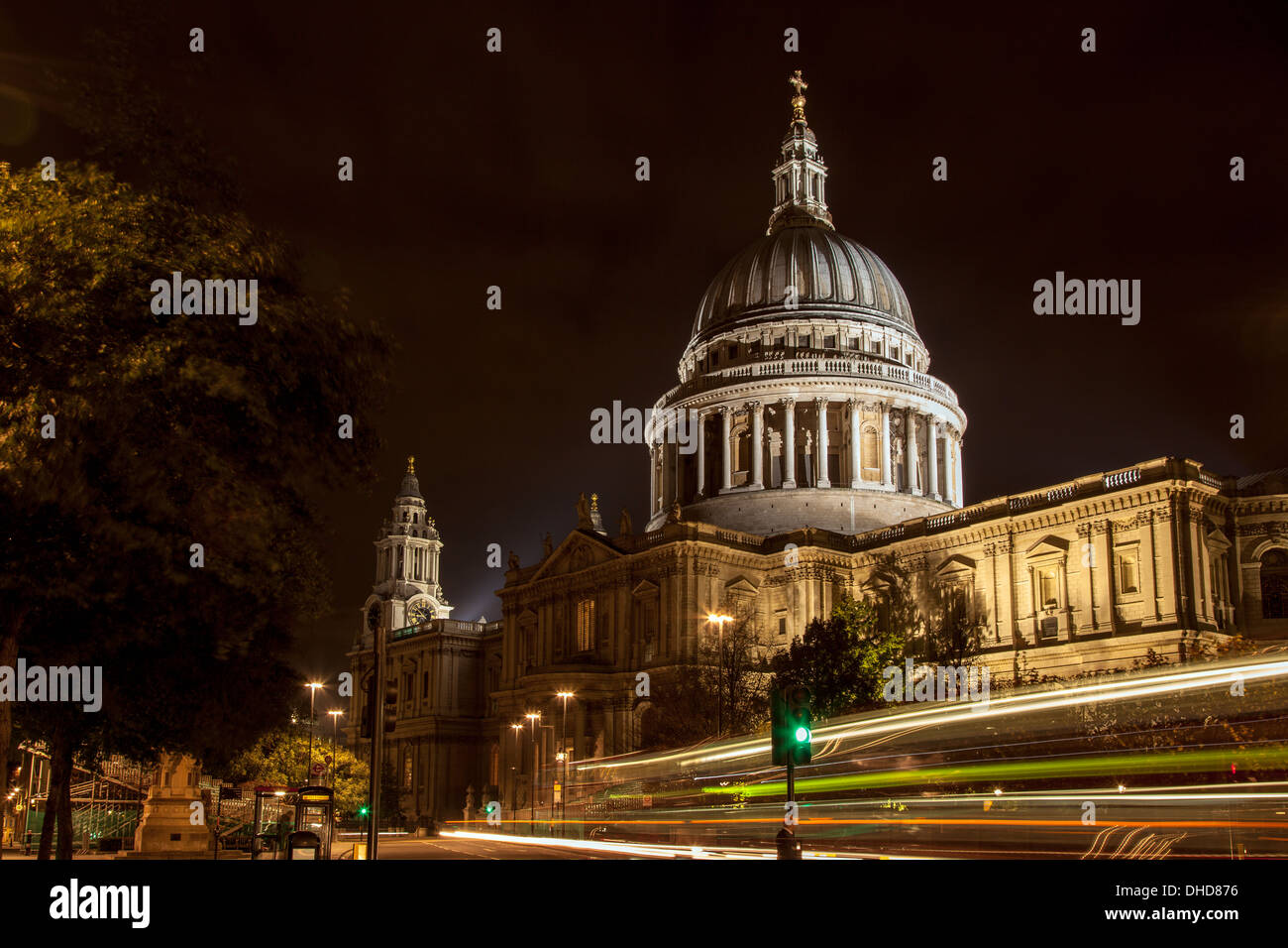 St.Pauls Cathedral at Night Stock Photo - Alamy