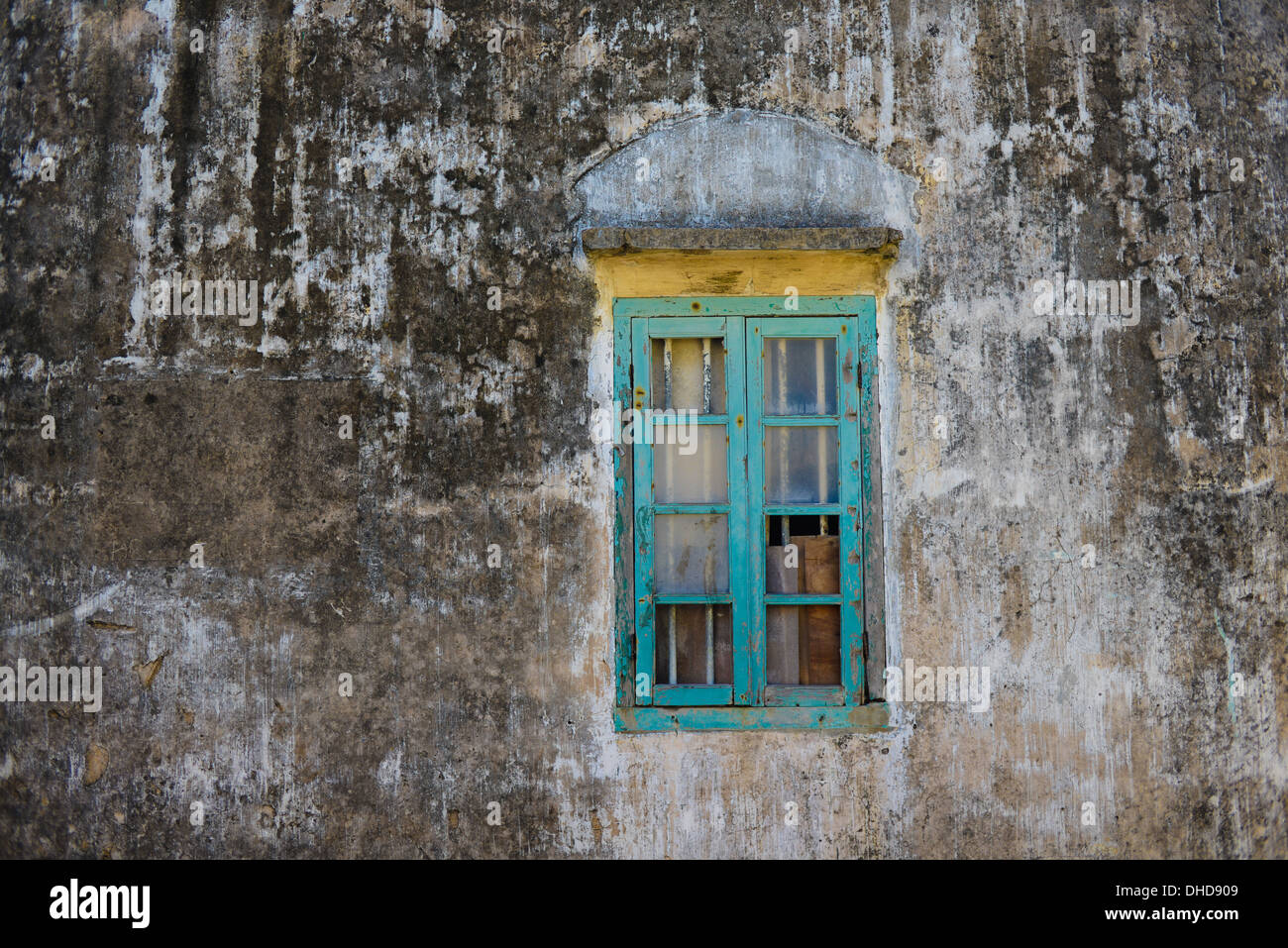 A derelict windows Stock Photo - Alamy
