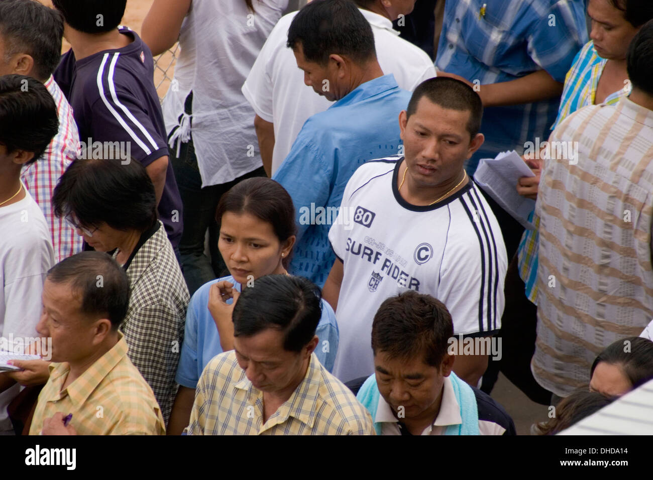 Horseracing horses races crowd fans spectators hi-res stock photography ...