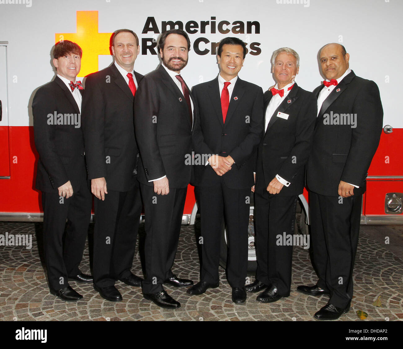 Red cross team hi-res stock photography and images - Alamy