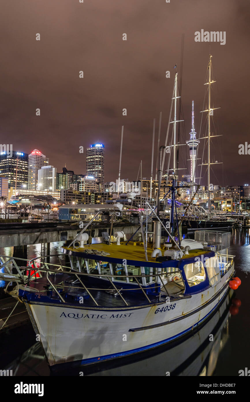 Auckland skylines hi-res stock photography and images - Alamy