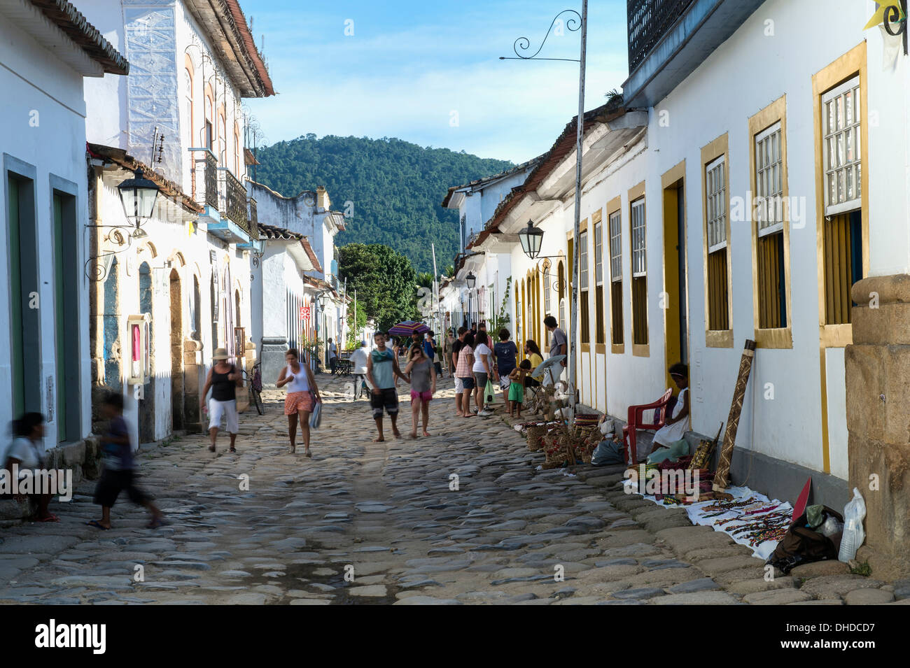 Rio de janeiro street scene hi-res stock photography and images - Alamy